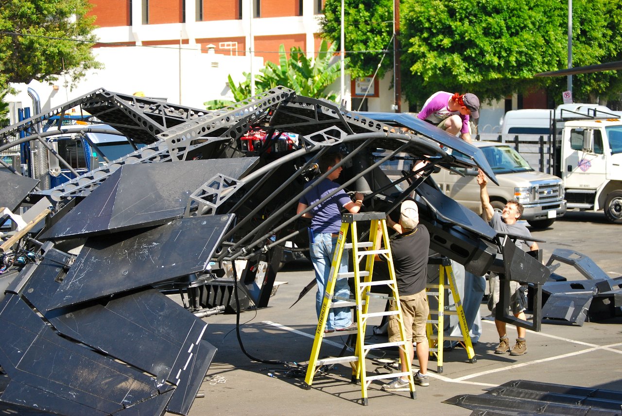 News: Batwing construction photos