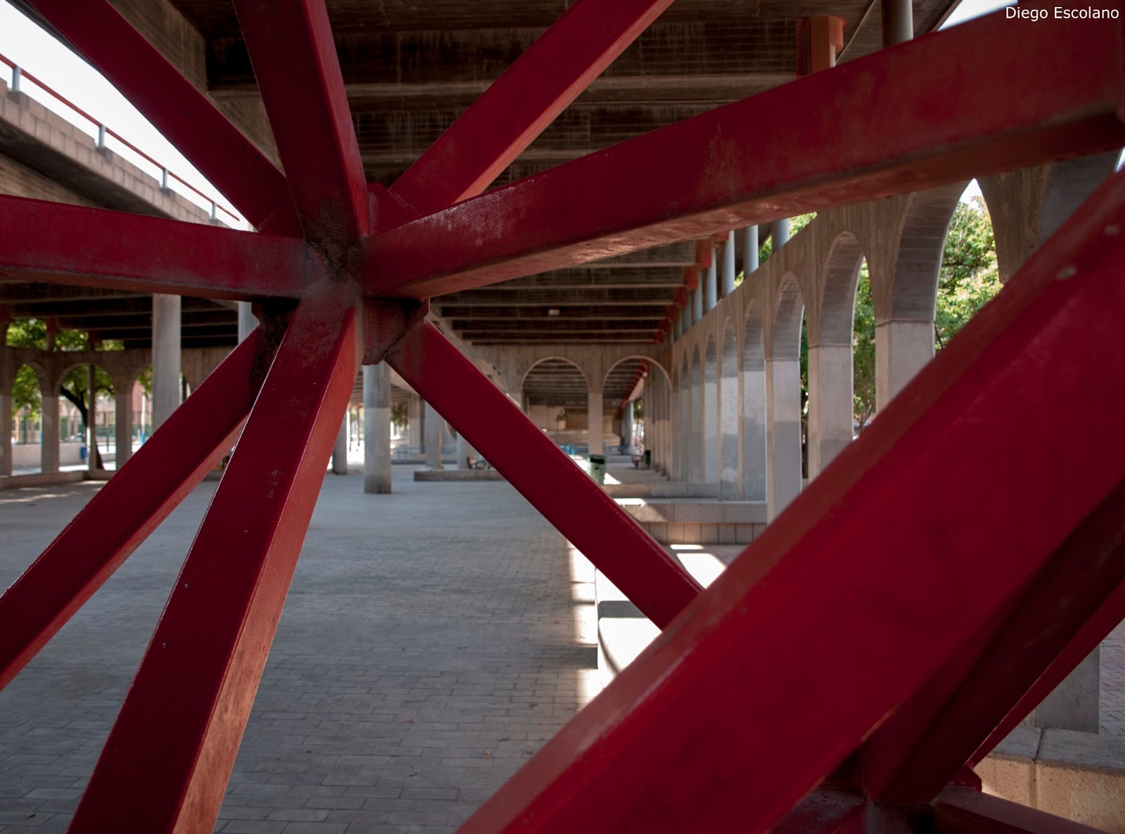 Vuelve a mirarlo: El Puente Rojo