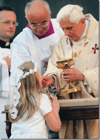 Nathan Barontini's Blog: Communion in the Hand? What Are Catholics to ...