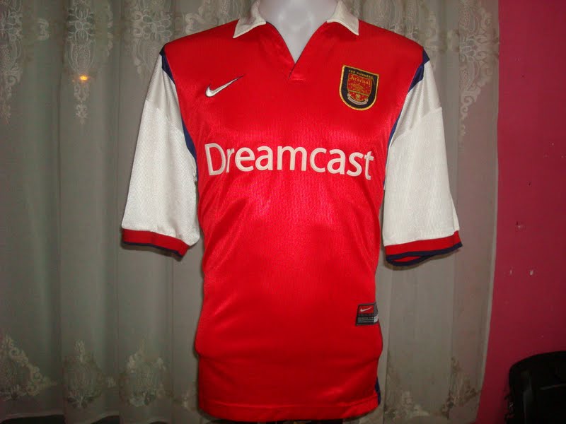 BundleWalla: Arsenal Dreamcast Jersey SOLD
