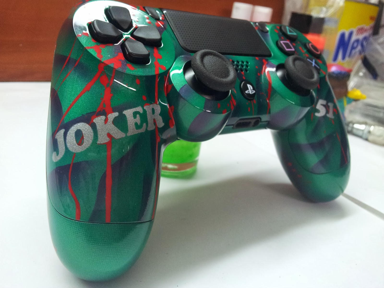 Custom's 64 spécialiste Aérographie, peinture custom, PS4, XBOX ONE ...