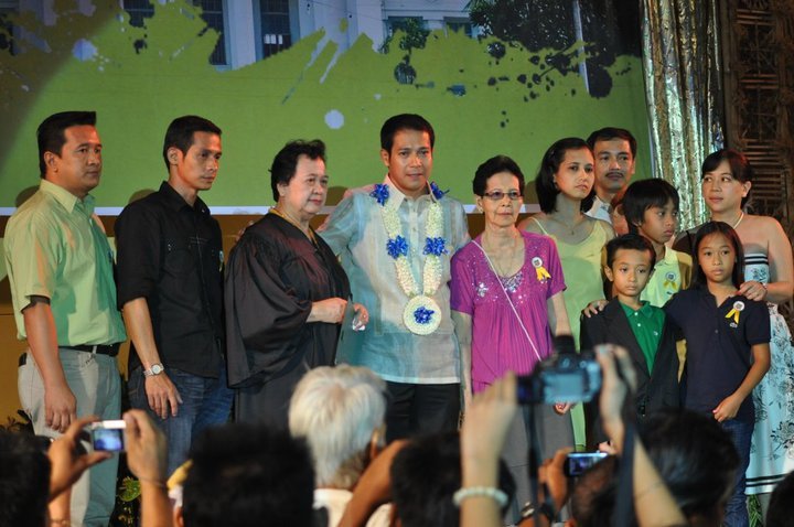 Manila Showbiz And Lifestyle: AT THE KAPITOLYO IT IS BUSINESS AS USUAL ...