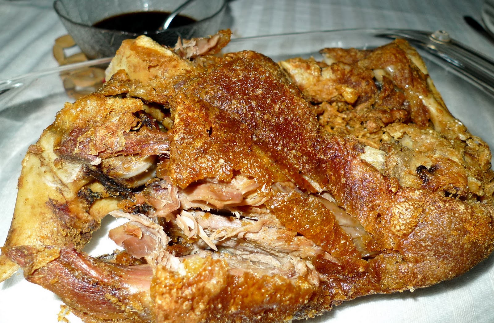 I AM A FOODIE: Crispy Pata (Pigs Trotters)