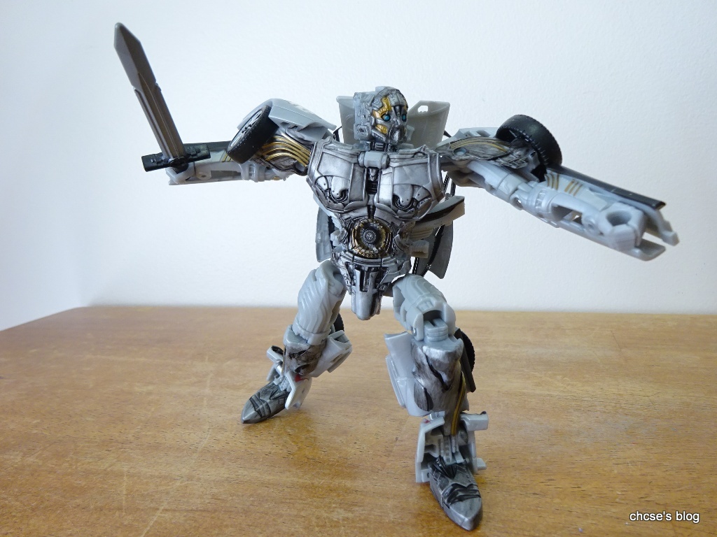 ChCse's blog: Toy Review: Transformers The Last Knight Cogman (Deluxe)