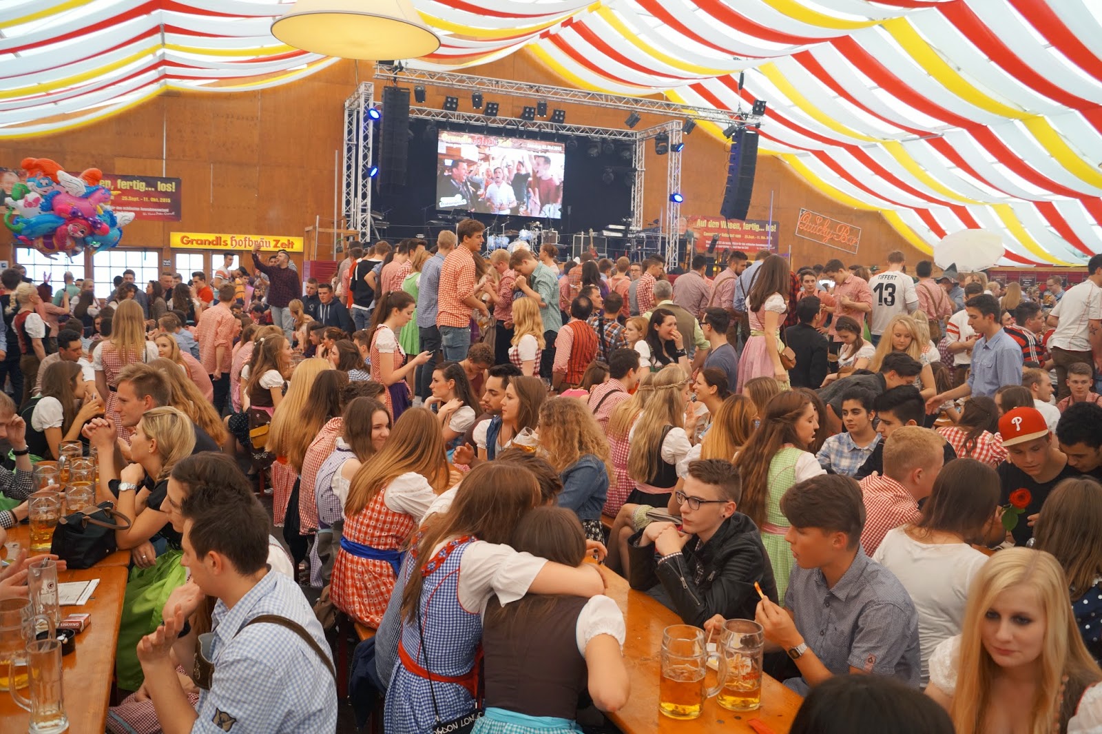Spending My Days: Stuttgarter Frühlingsfest