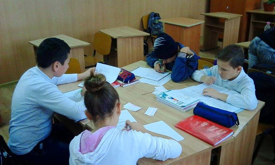 ora de română: Modurile nepersonale.Gerunziul.- activitatea grup expert