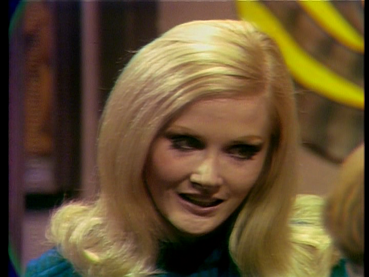 Shadows on the Wall: An Online Dark Shadows Fanzine: Nancy Barrett