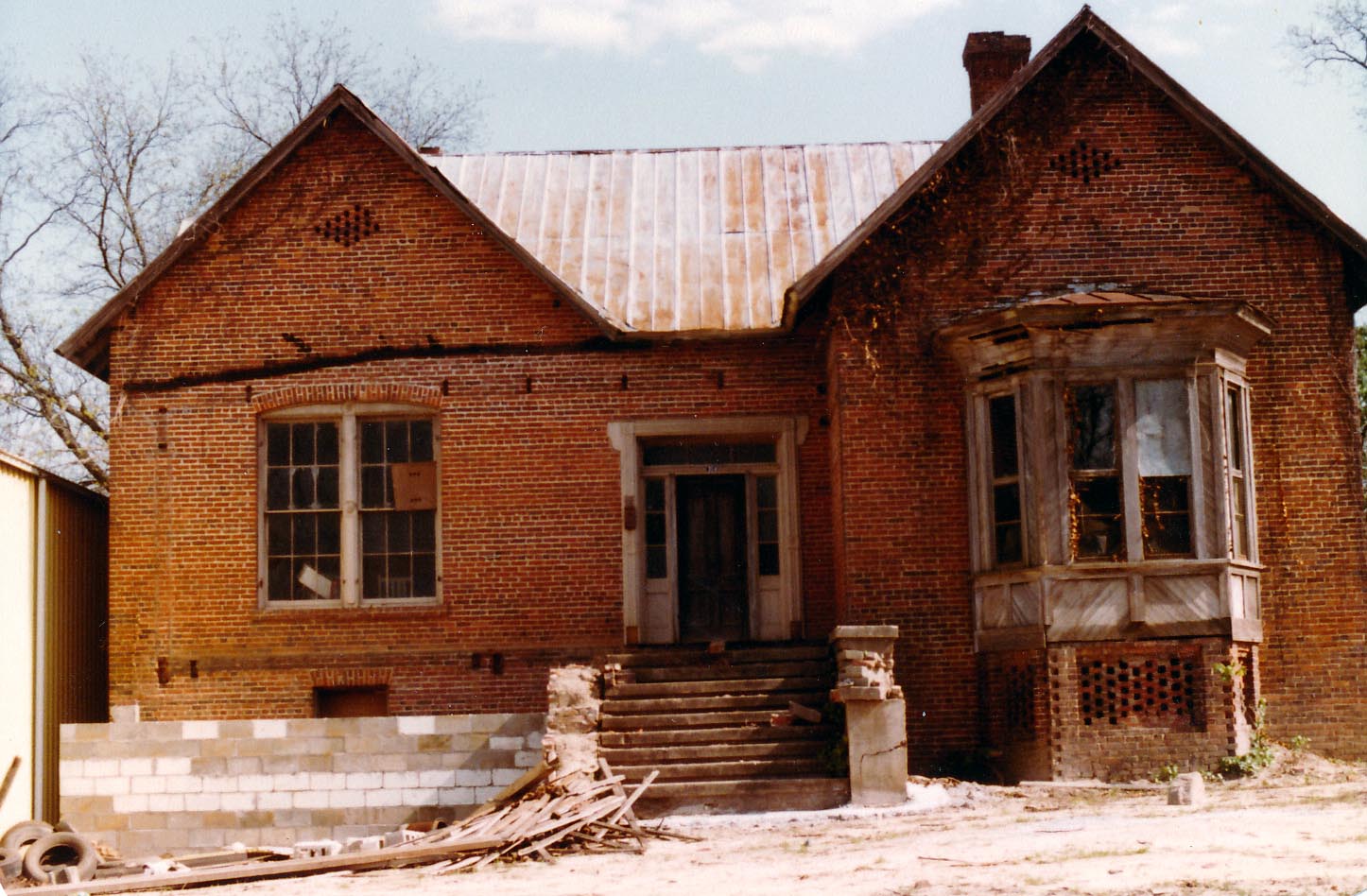 IMAGES OF OUR PAST - HOUSE OF L.A. CHAPMAN. 312 EAST GAINES STREET, THE ...