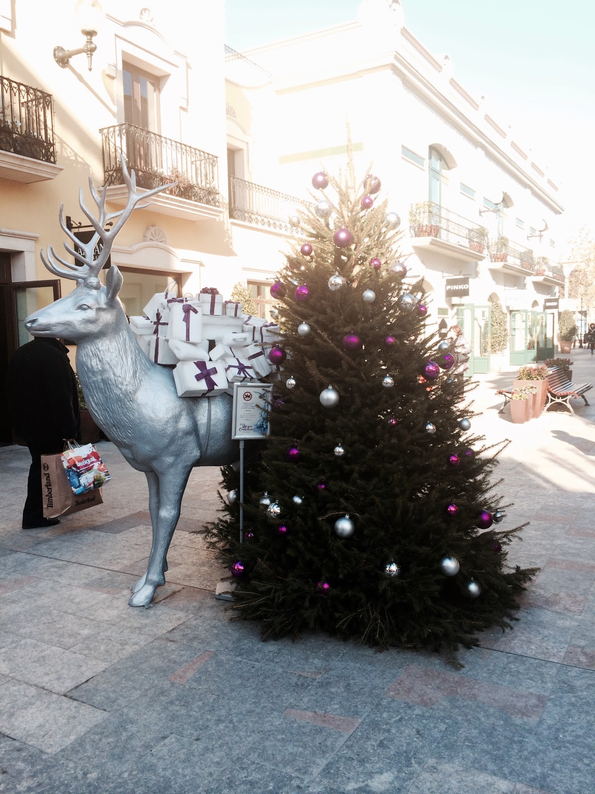 ROMANTIC AND CHIC: 2014