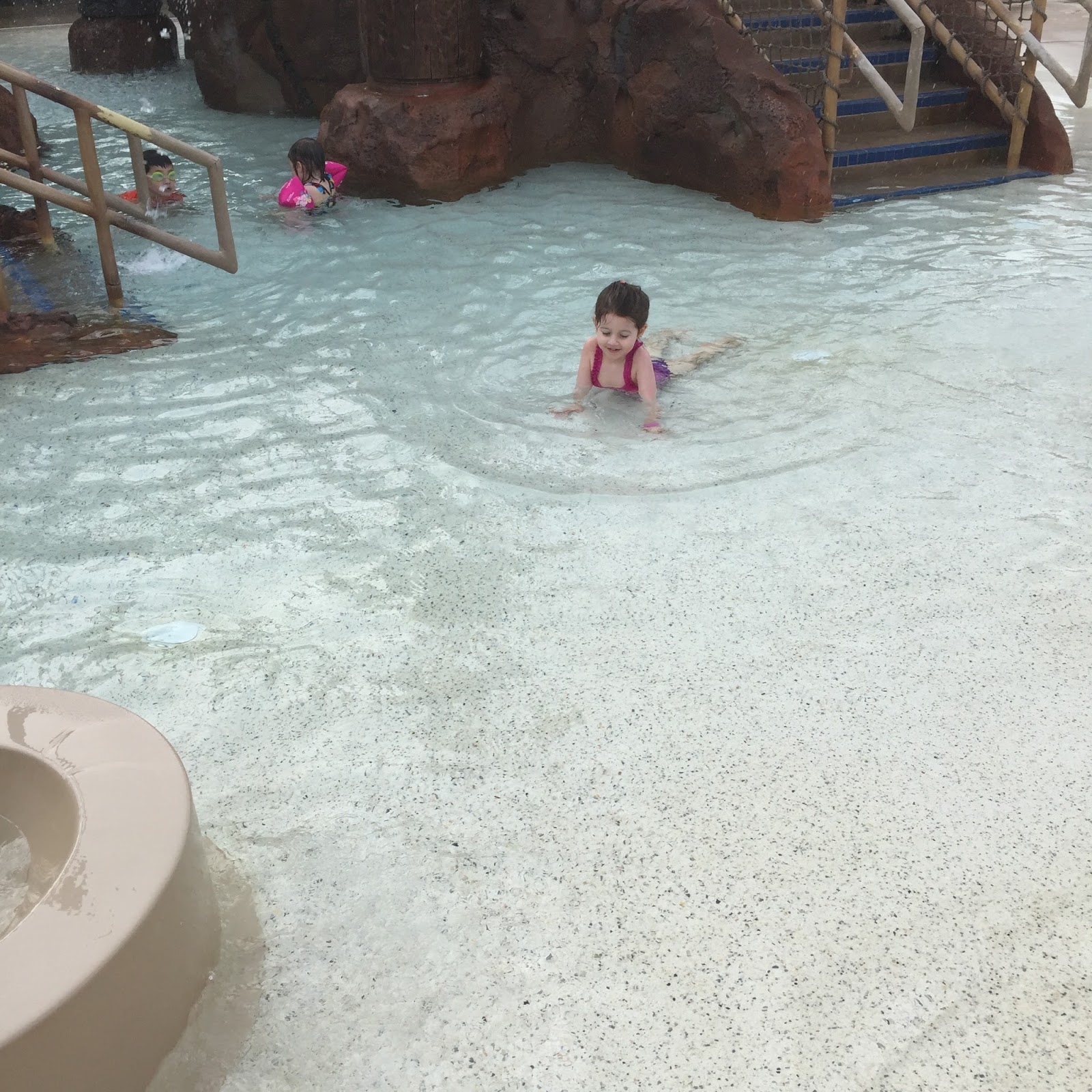 LIFE is better in PINK: Disney World Day 1