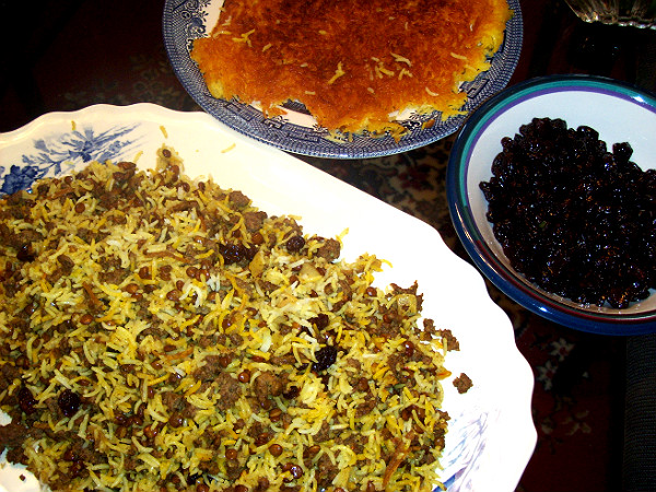 Adas Polow ( rice with ground beef, lentils and raisins)