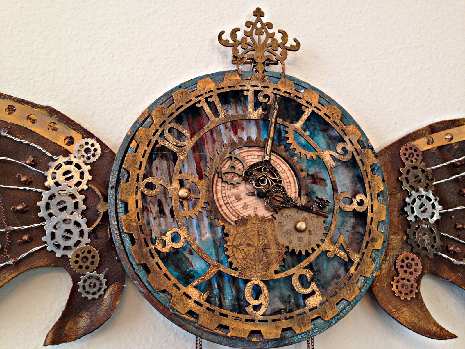 Butterflies N' Buttons: Steampunk Clock