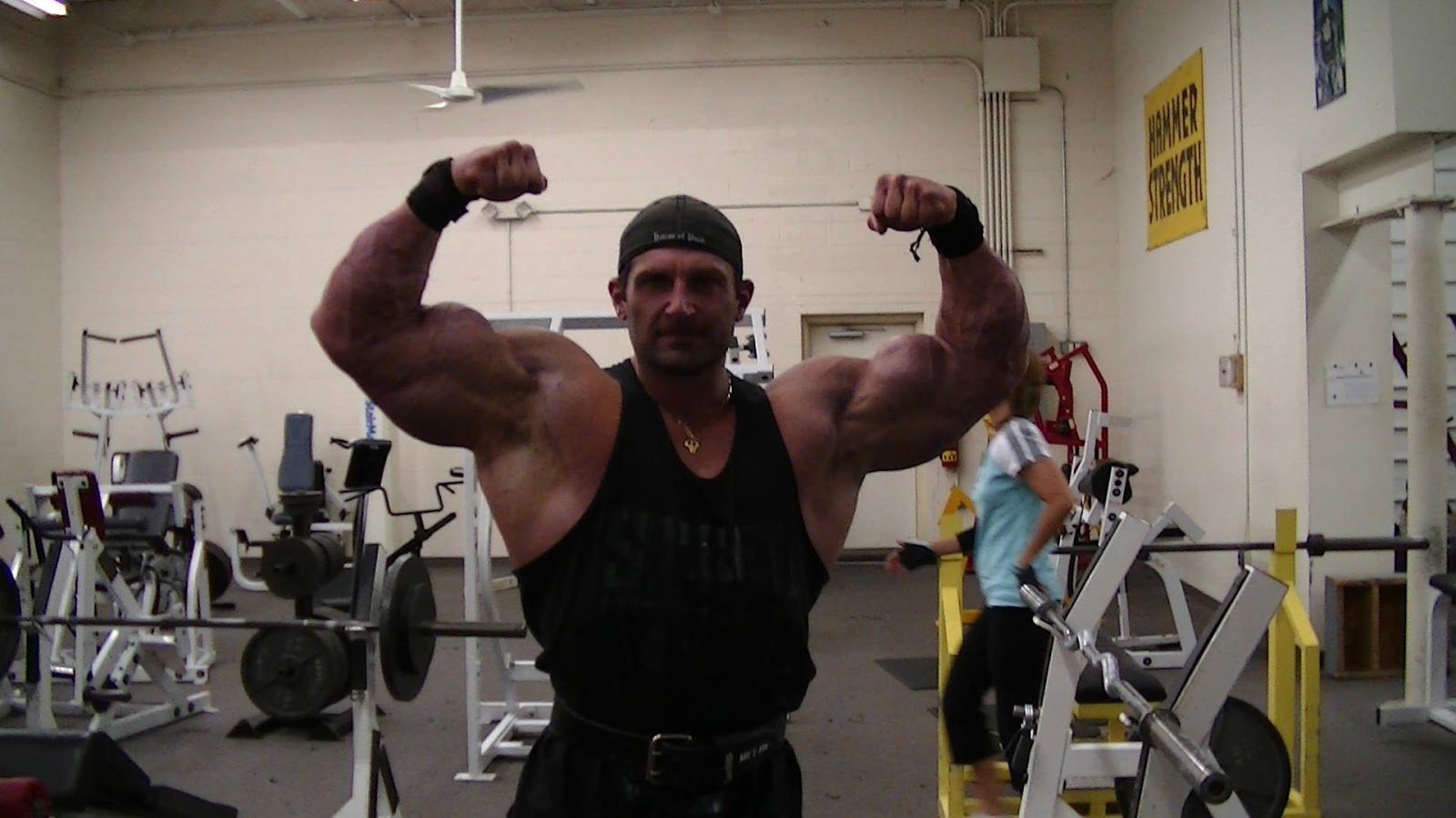 Muscle Lover: American IFBB Pro bodybuilder Brian Yersky