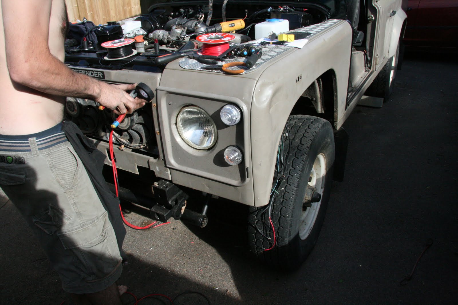 Defender 110 3.5L V8 1991: Bulkhead swap nearly finished