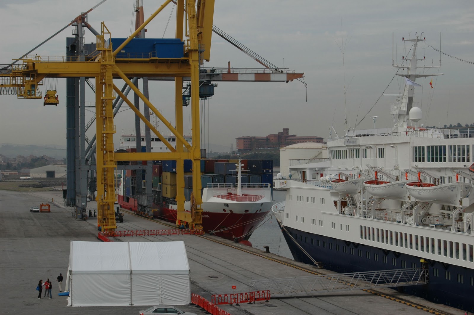 Cruise ship "OCEAN COUNTESS" at Gijon, last week