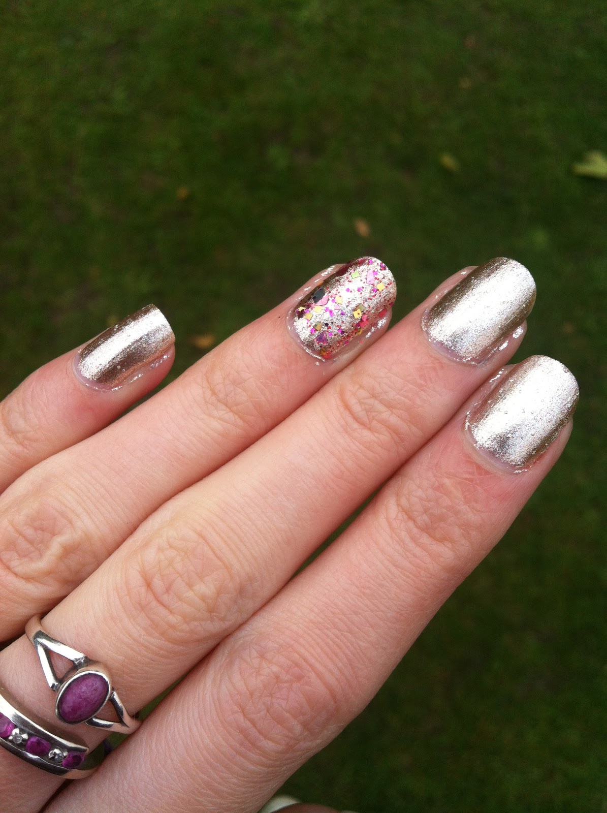 Cutie-cle: 31 Day Nail Challenge: Week 8 - Metallic Nails