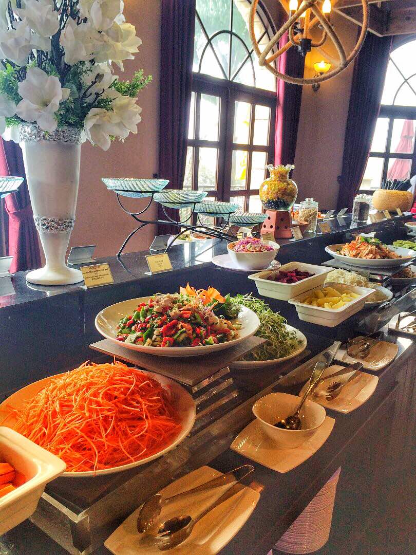 Judith Khoo : LA LAVANDE – Buffet in Banahills , Danang Vietnam