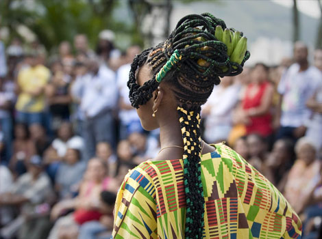 VIDEO: Colombian Hair Braiding: Messages Of Freedom In Hairstyles | Neo ...