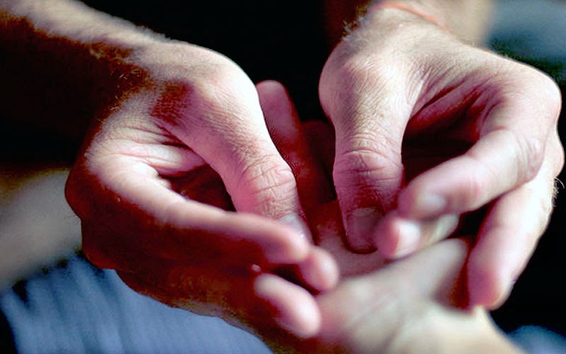 The Best Massaging: Step By Step Hand Massage