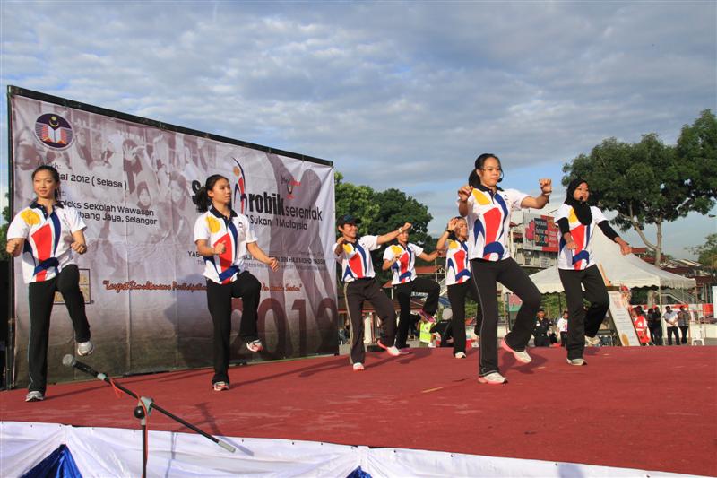 SENAMROBIK SERENTAK 1 MURID 1 SUKAN 1 MALAYSIA