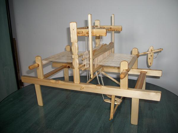 aRTiZaNaT RoMaNeSC: RAZBOI TESUT