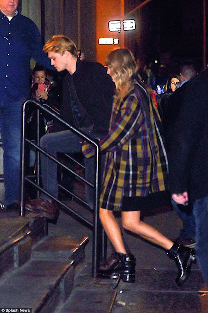 No more hiding! Taylor Swift and boyfriend, Joe Alwyn, step out holding ...