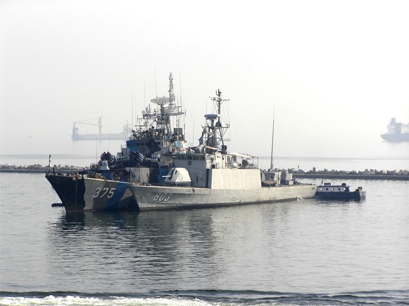 Garuda Militer: ★ FPB-57