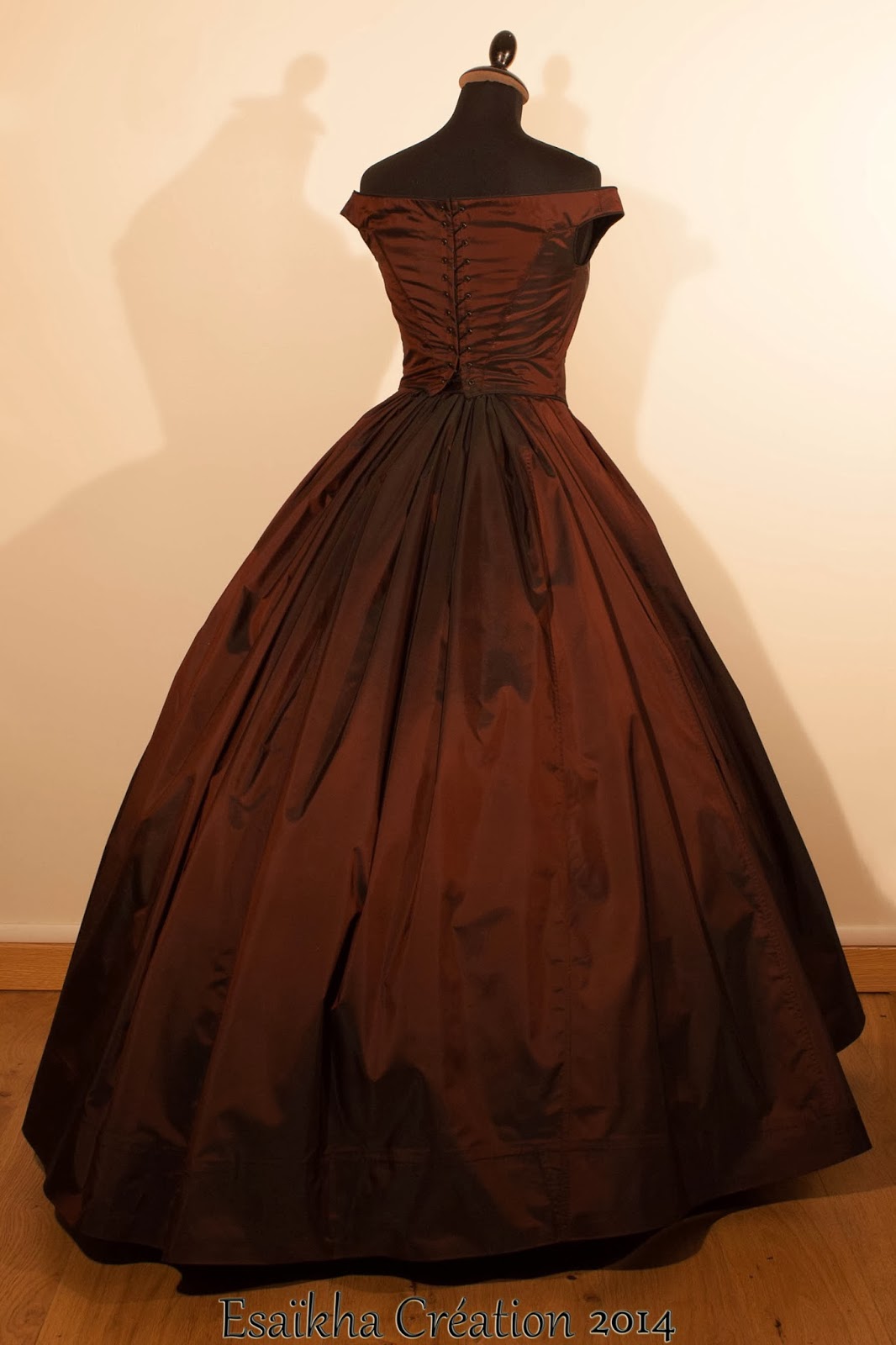 L'Atelier d'Esaïkha Création: XIXe : Robe à crinoline elliptique ...