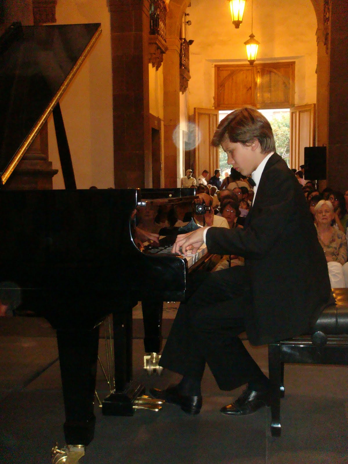 paraje tunero: Fue presentado CD "Pianista" del joven y talentoso ...