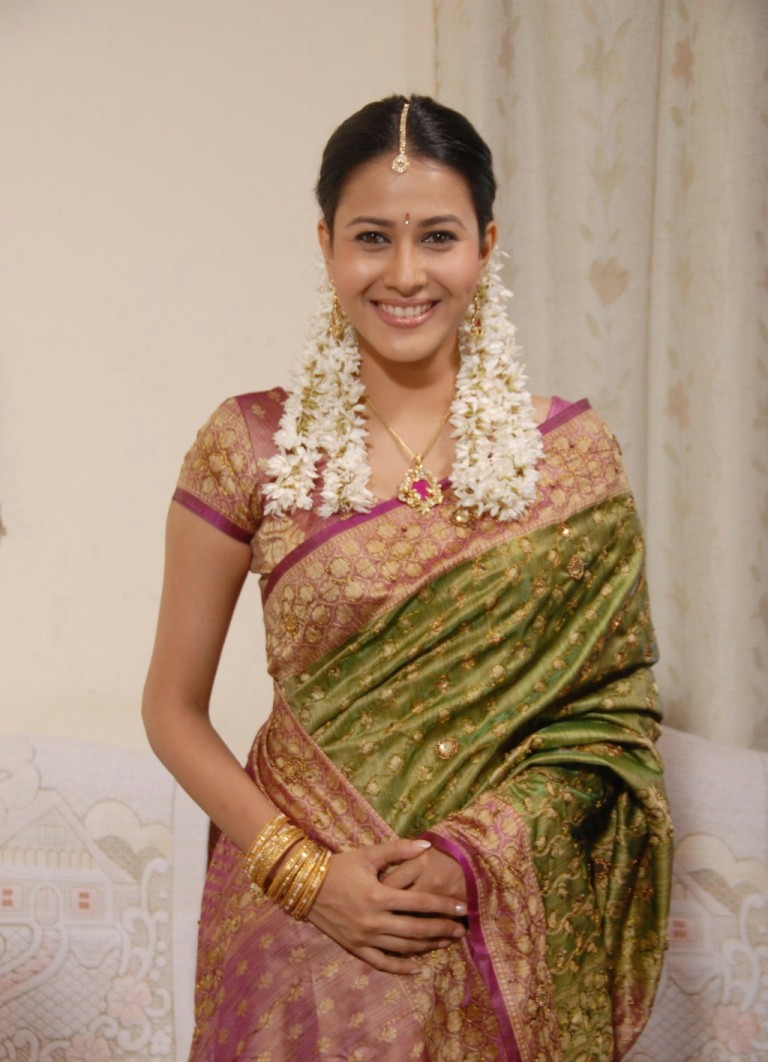 Panchi Bora in Traditional Silk Saree - Saree Blouse Patterns