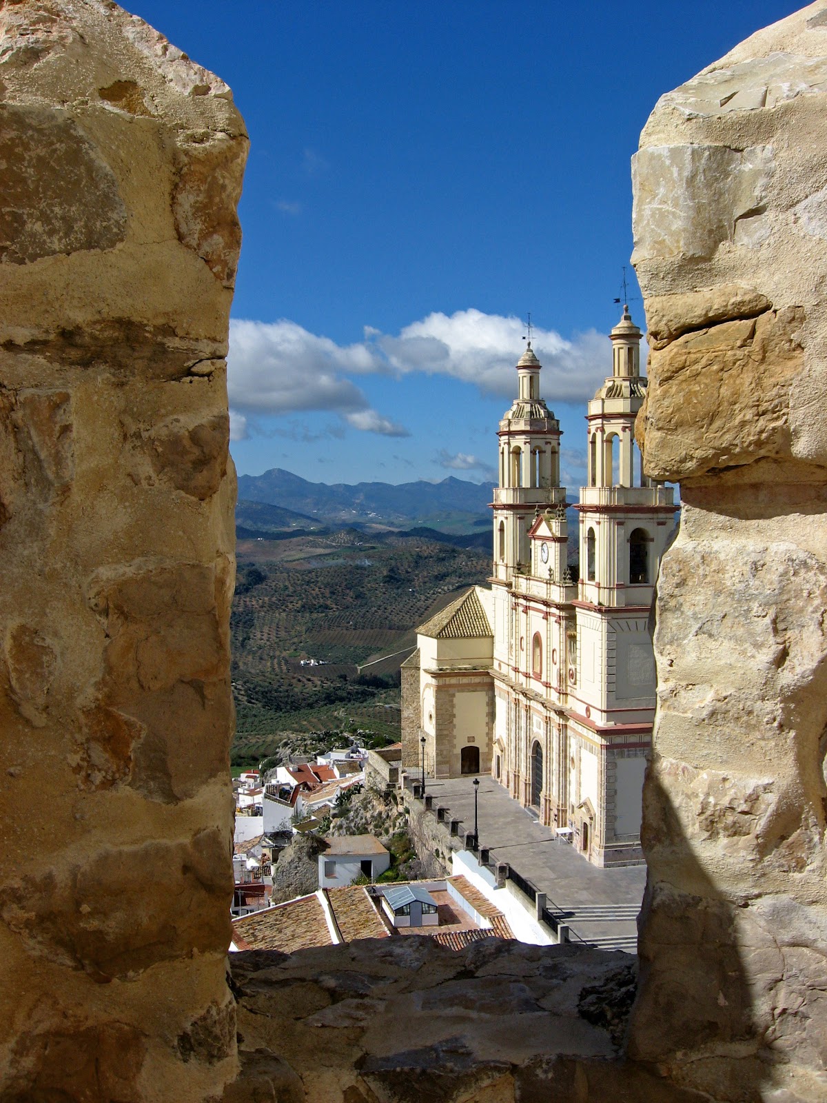 Day Trips Southern Spain: Olvera,king of the white towns in Southern Spain