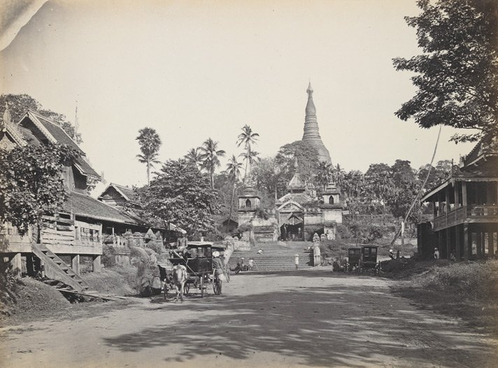 Republic of the Union of Myanmar: Photos of the Shwe Dagon Pagoda in ...
