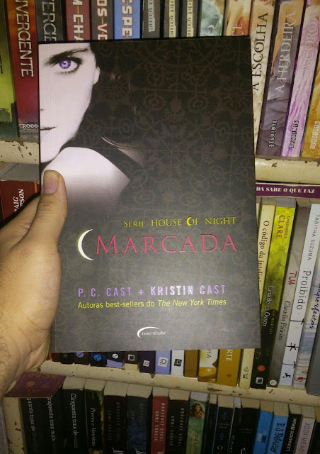 [LIVRO] Marcada (House of Night #1), P.C. Cast e Kristin Cast - Tudo ...