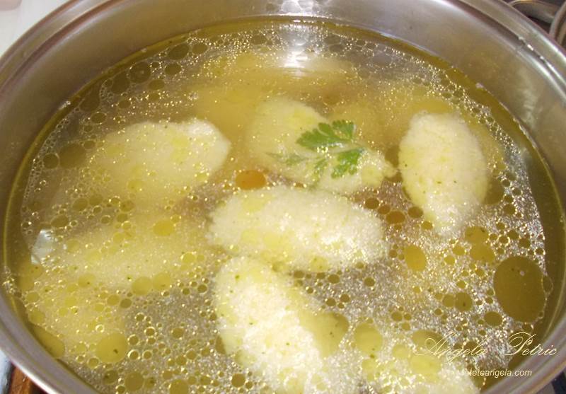 Galuste de gris pufoase ~ Retete culinare simple si gustoase