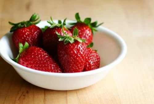 Forever Healthy and Young: Strawberries: A Sweet & Tasty Anti-Aging Treat