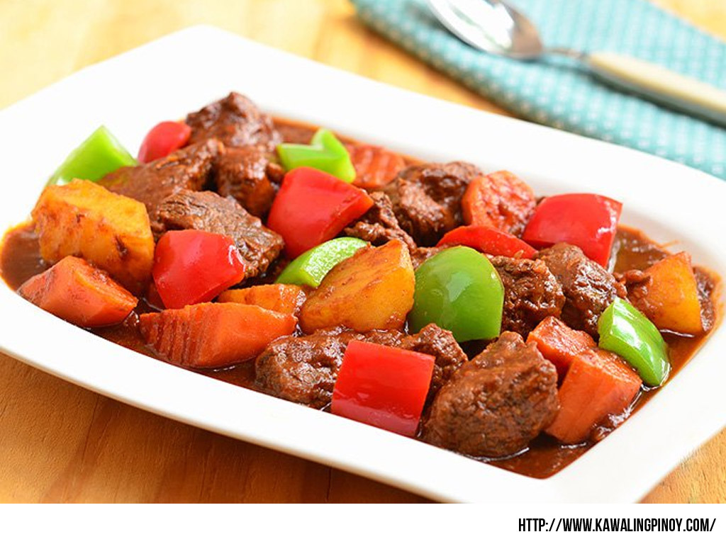 Top Filipino Media Noche (New Year's Eve) Favorite Dishes | Geeky Pinas