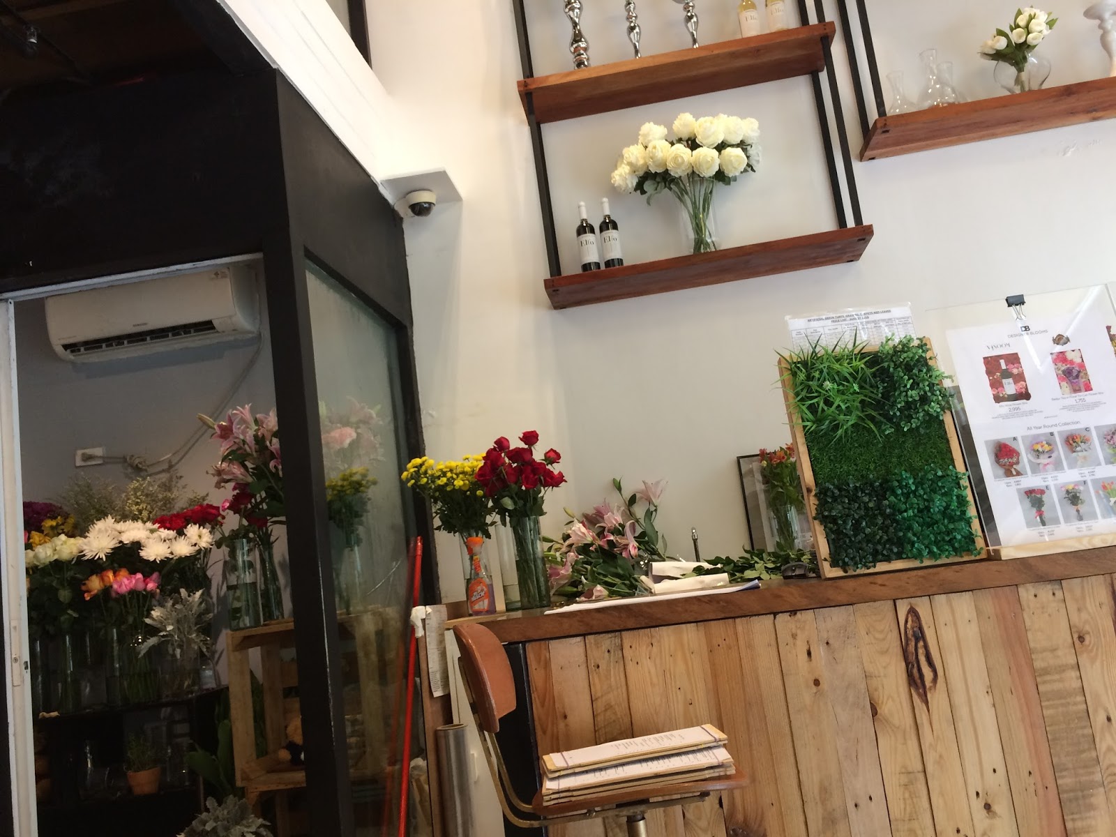 a piece of jewel: Designer Blooms Cafe