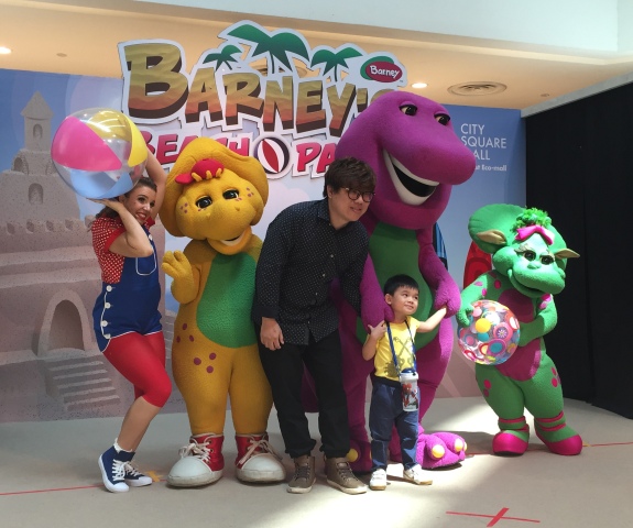 Barney's Beach Party at City Square Mall