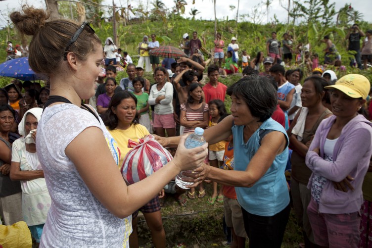 Mayaman at Mahirap, Tayo ay Iisa!