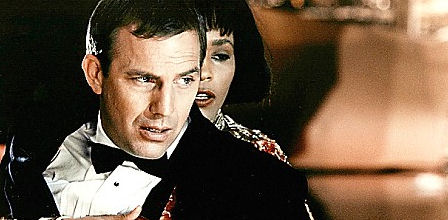 Crítica : El Guardaespaldas (1992) En Ai vuil olvueys loviuuuu!! ~ Cine ...