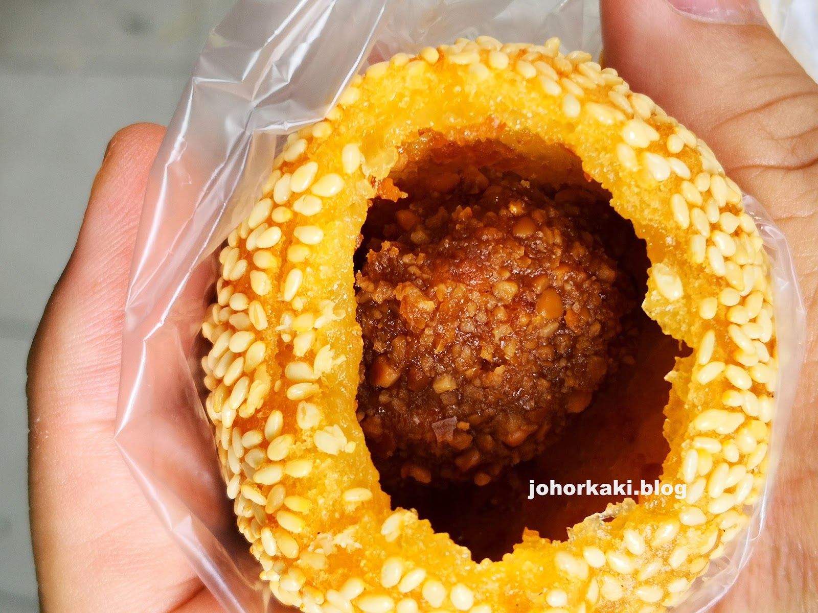 Xiang Xiang Cooked Food in Chinatown Complex. Traditional Chinese Kueh ...