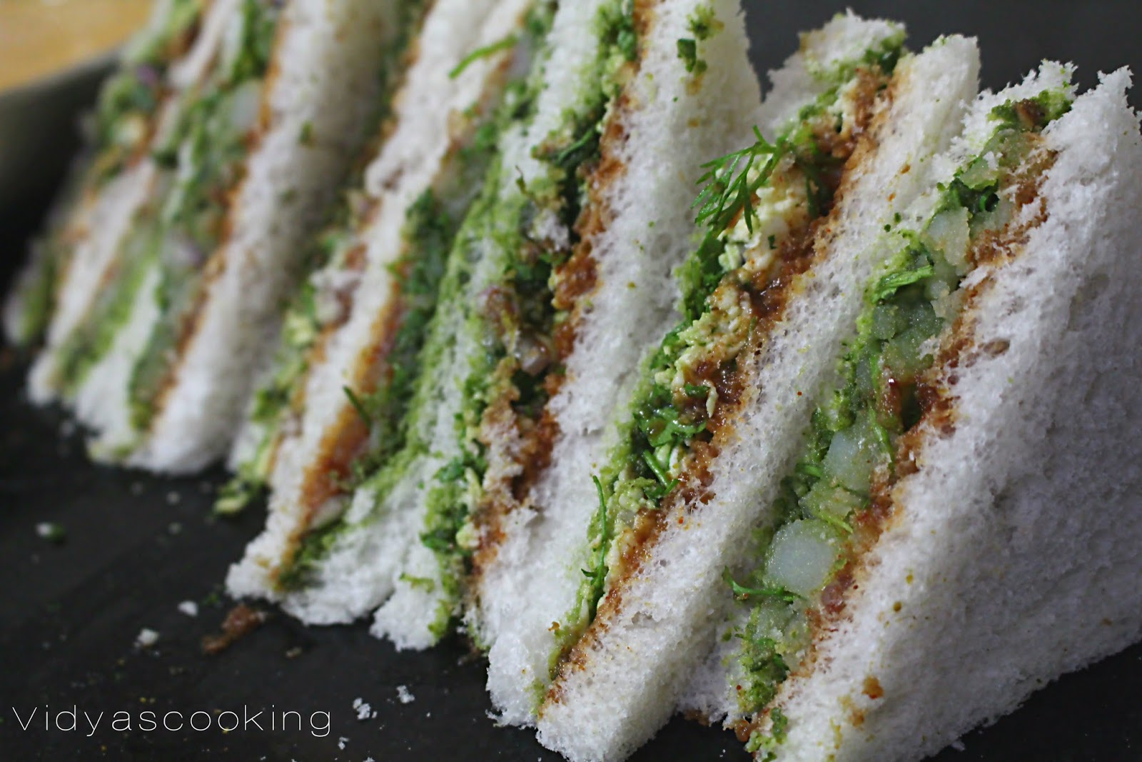 Republic Day Special: Tricolor Bread Pakora /Bajji
