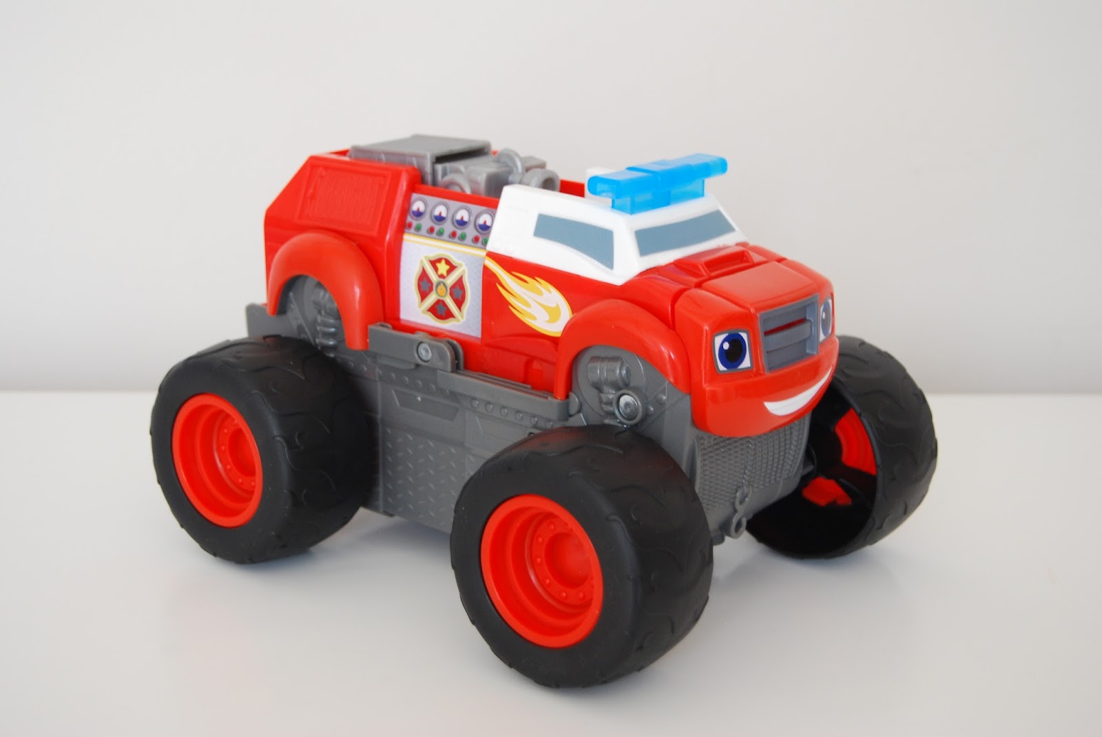 Chic Geek Diary: Blaze and the Monster Machines Transforming Fire Truck ...