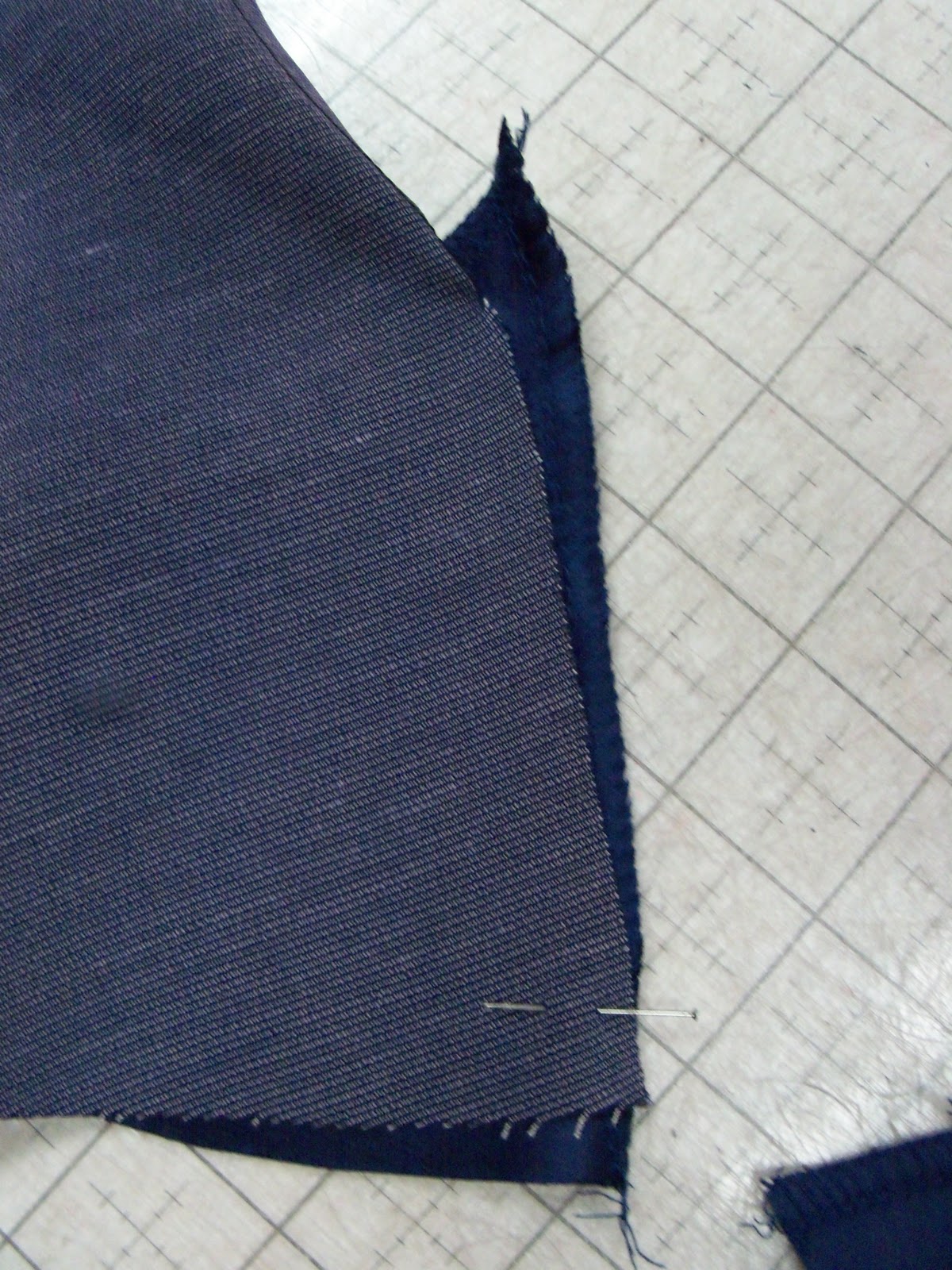 Sewing Cafe: Caped Crime Fighter - Dart & Godet tutorial