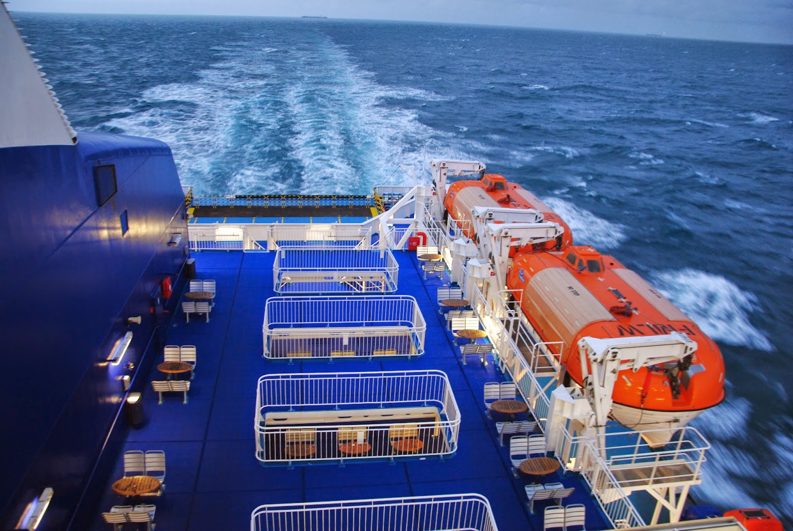 BRITTANY FERRIES: ARMORIQUE ar sea