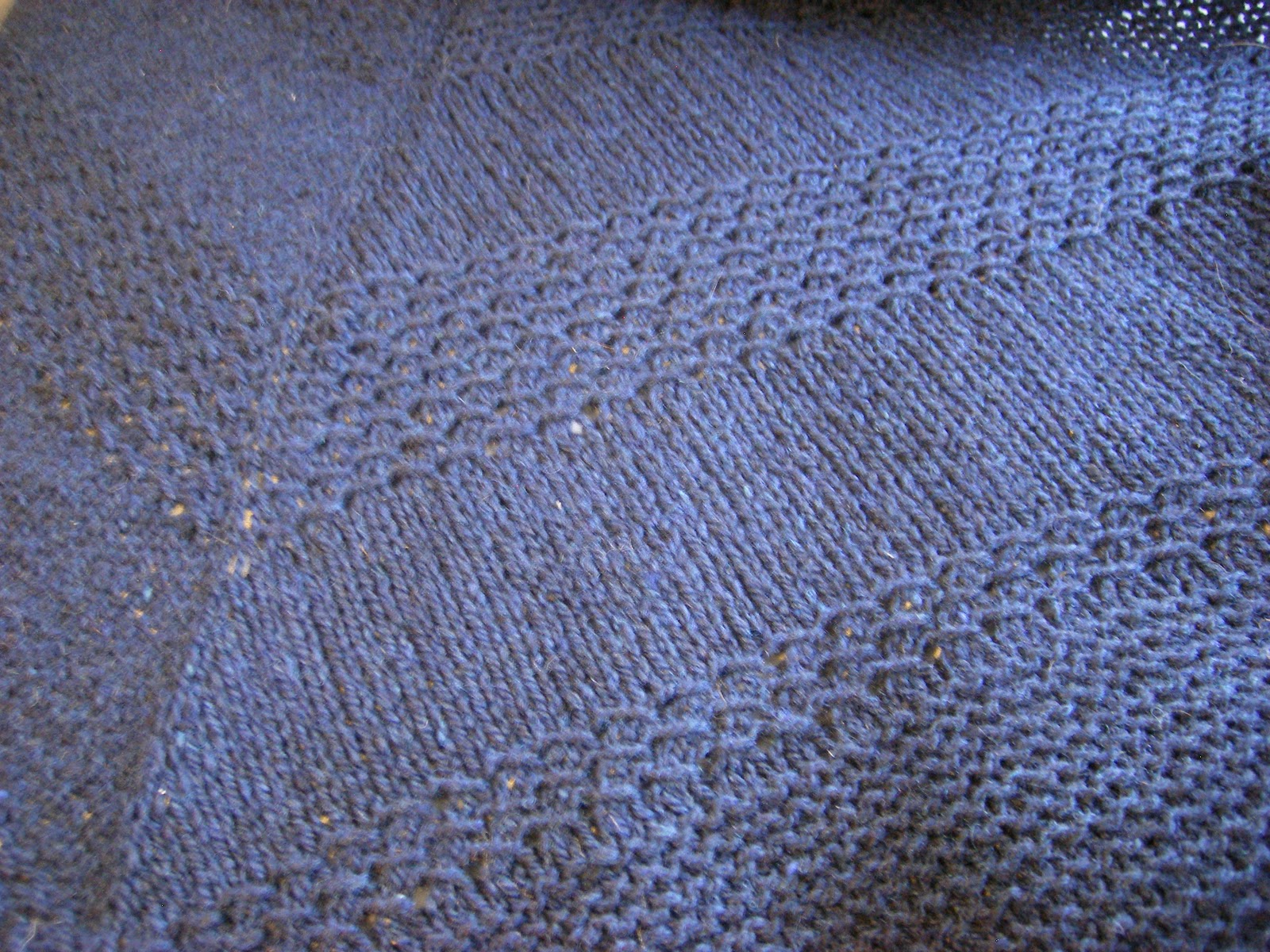 Knitting with a smile: Finished Project: Textured Shawl