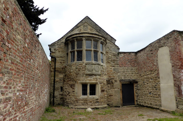 Gingerbenn's Days Out: BARLBOROUGH HALL, DERBYSHIRE