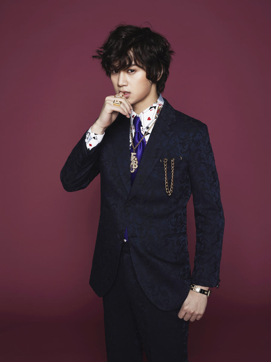 K_Popzine: Siwoo - Shaking Heart (Photoshoot)