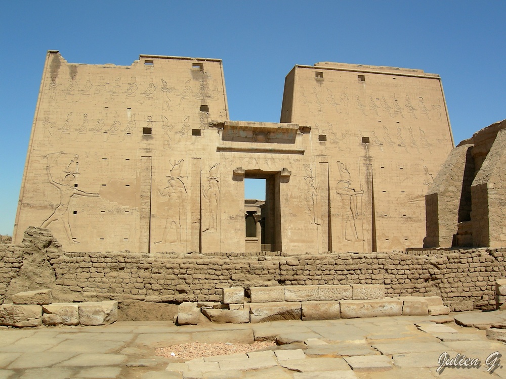 Coins du Monde: EGYPTE - Temple d'Horus à Edfou
