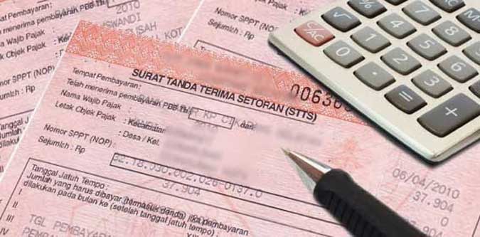 Pemkot Ambon Serahkan 70.893 Lembar SPPT PBB-P2 - Maluku Post